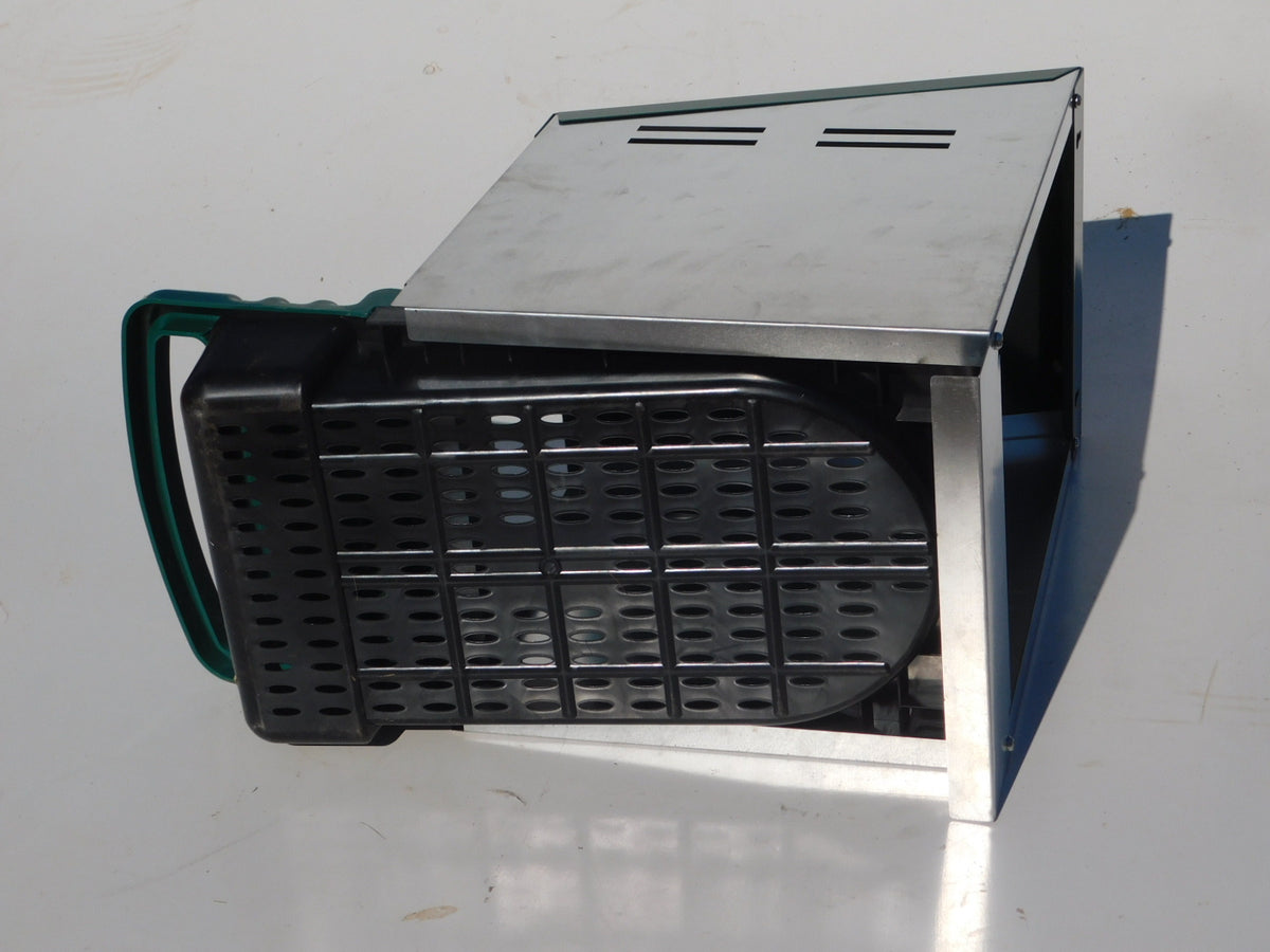 CHICKEN NESTING BOX STEEL- Single – Sustainable Hobby Farm